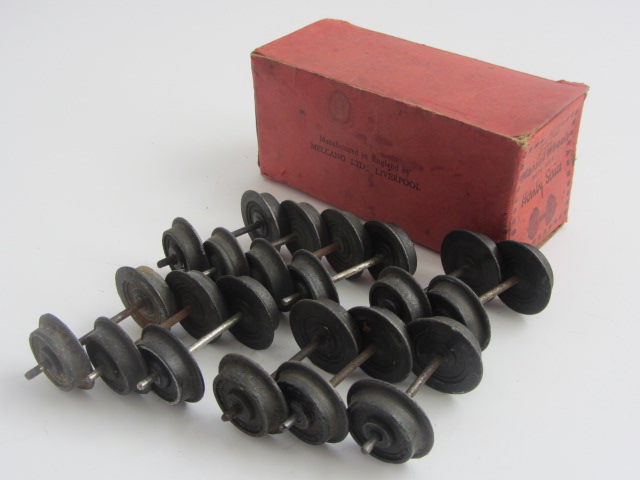 Stop the Drop Auction - One Dozen Pairs of Hornby Gauge 0 Solid Mansell ...