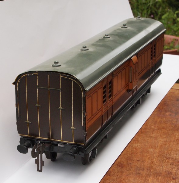 Stop the Drop Auction - CARETTE GAUGE 1 FULL BRAKE COACH - LSWR