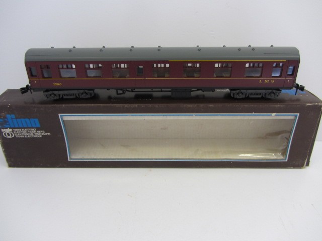 Stop the Drop Auction - Lima Gauge 0 LMS 1st Class Bogie Coach Boxed