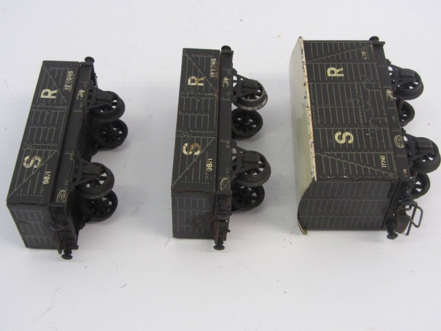Stop the Drop Auction - Bassett-Lowke Gauge 0 SR Box Van and 2 Open Wagons